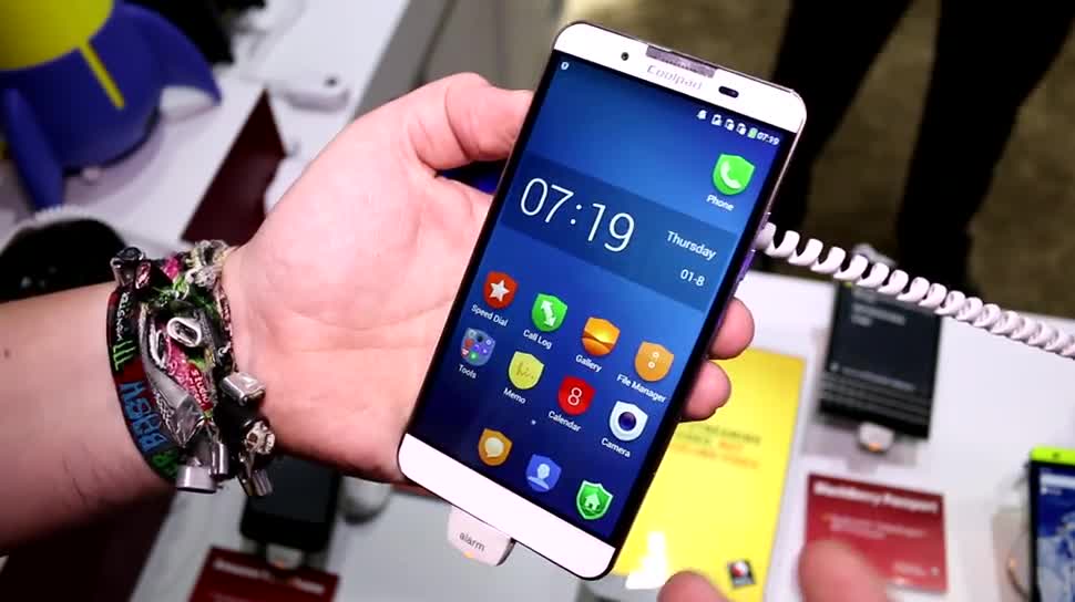Coolpad V1-C: Dual-OS-Smartphone im Hands-on